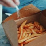Eat well to feel well – easy read | NHS Lanarkshire