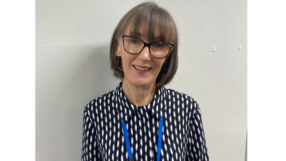 Please don’t visit relatives in hospital if you feel unwell | NHS ...